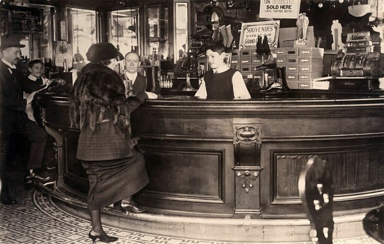 Speakeasies 1920s: A Fascinating Journey Through Jazz and Prohibition ...